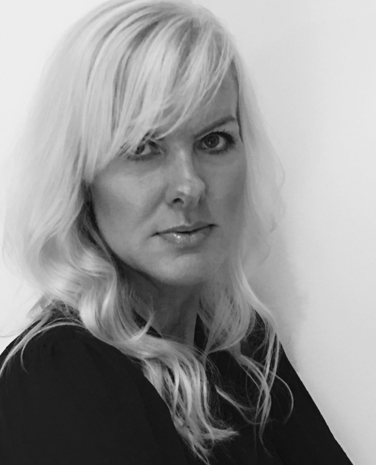 Gif Interview with Author Angela Bennett | KateTilton.com